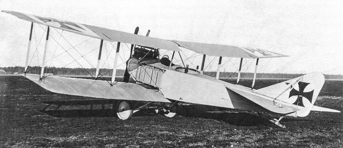 J.Herris - Albatros Aircraft of WWI. Volume 2: Late Two-Seaters ...