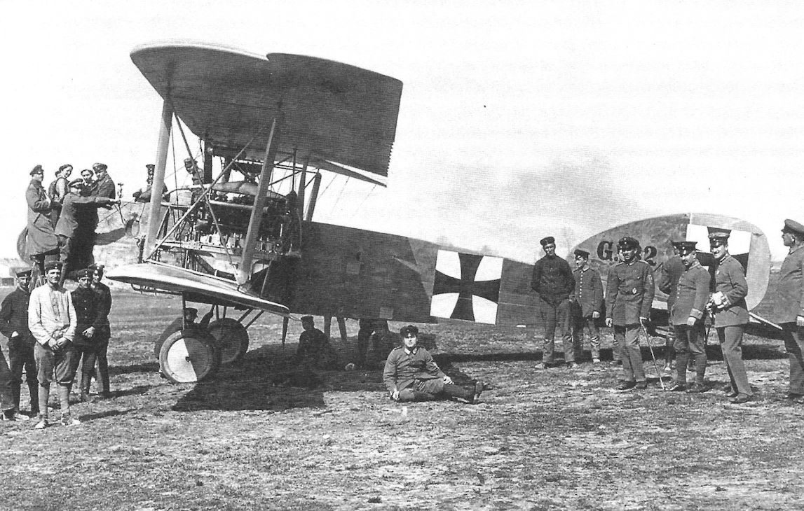 J.Herris - Albatros Aircraft of WWI. Volume 3: Bombers, Seaplanes, J ...