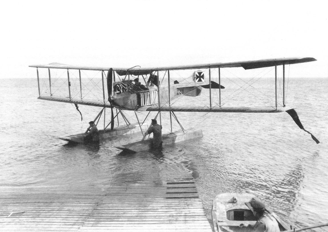 J.Herris - Albatros Aircraft of WWI. Volume 3: Bombers, Seaplanes, J ...