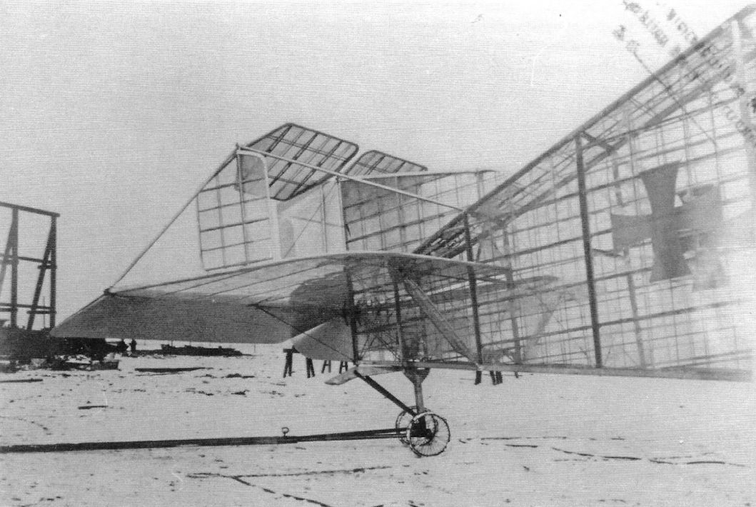 J.Herris - German Aircraft of Minor Manufacturers in WW1. Volume II ...